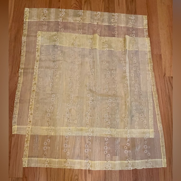 Accents | Vintage Pair Of Sheer Daisy Curtains | Poshmark